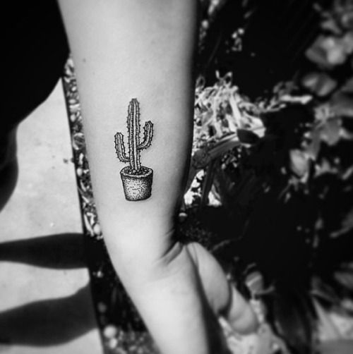 8 pretty little tattoos that are sweet and discreet – Follow Meesh ...